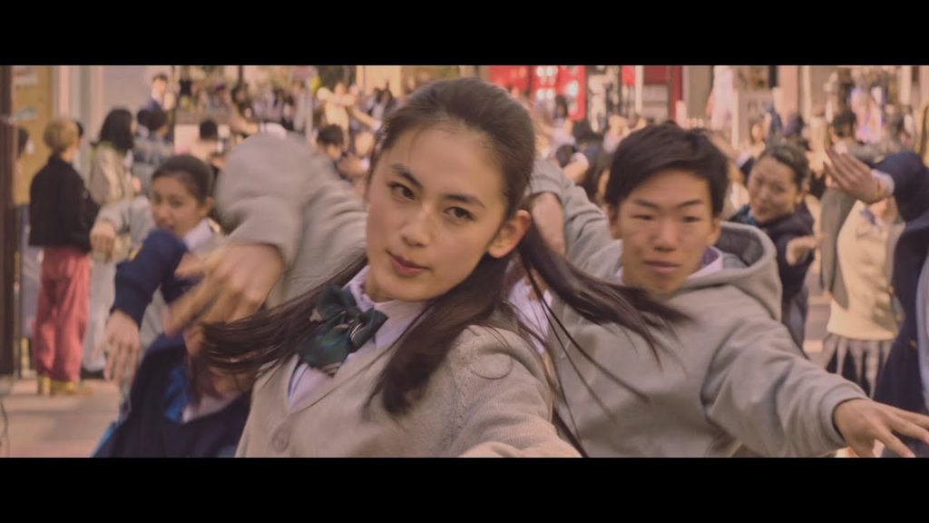 Rikako Yagi in the TV ad of pocarisweat, dancing with 150 high school students | Japanese ...